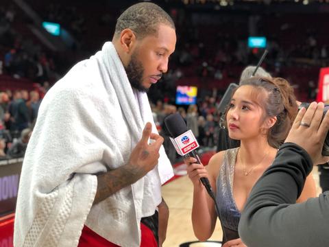 NBA国内女记者走红，姓氏很稀有，颜值尽显东方女性美！|女记者|姓氏|走红|纳恩|女性_新浪新闻