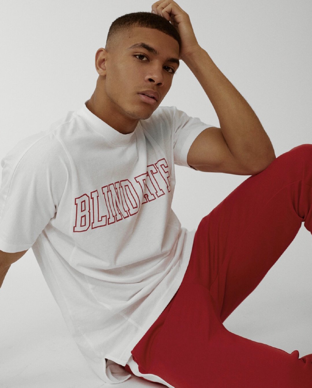 Addis Miller 1997 年出生的英国男孩 Addis Miller 是一位年轻|英国版|男孩|表现力_新浪新闻