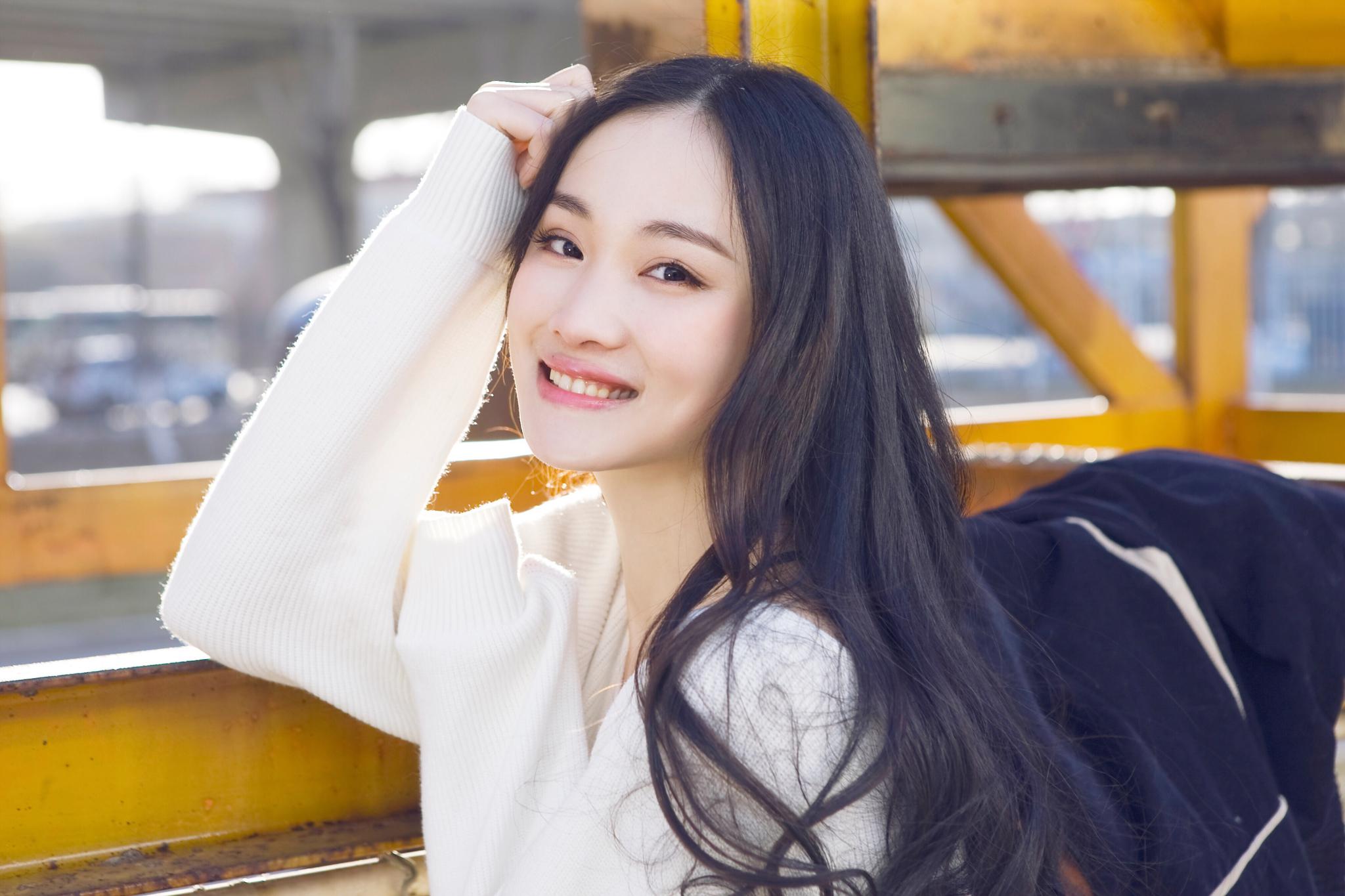 校花美女 身高167 体重44kg 上海戏剧学院 特长声乐表演钢琴 待播作