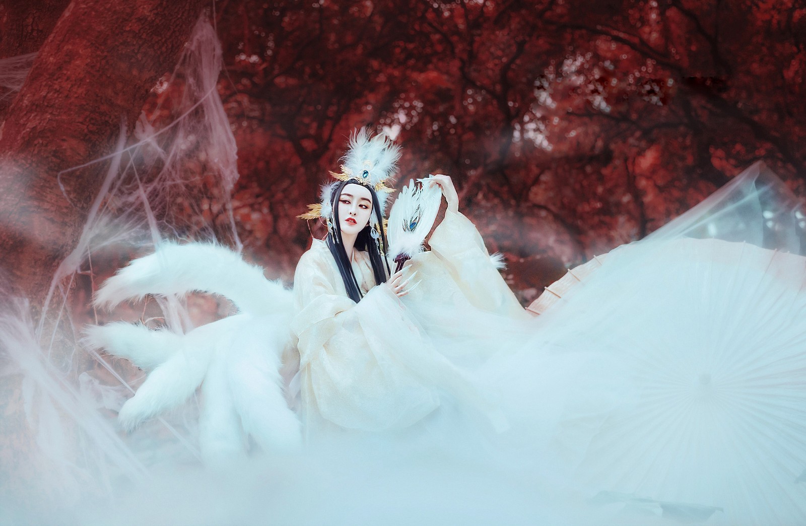 美女拍摄狐妖写真撞脸范冰冰 不仔细看还真以为是范冰冰