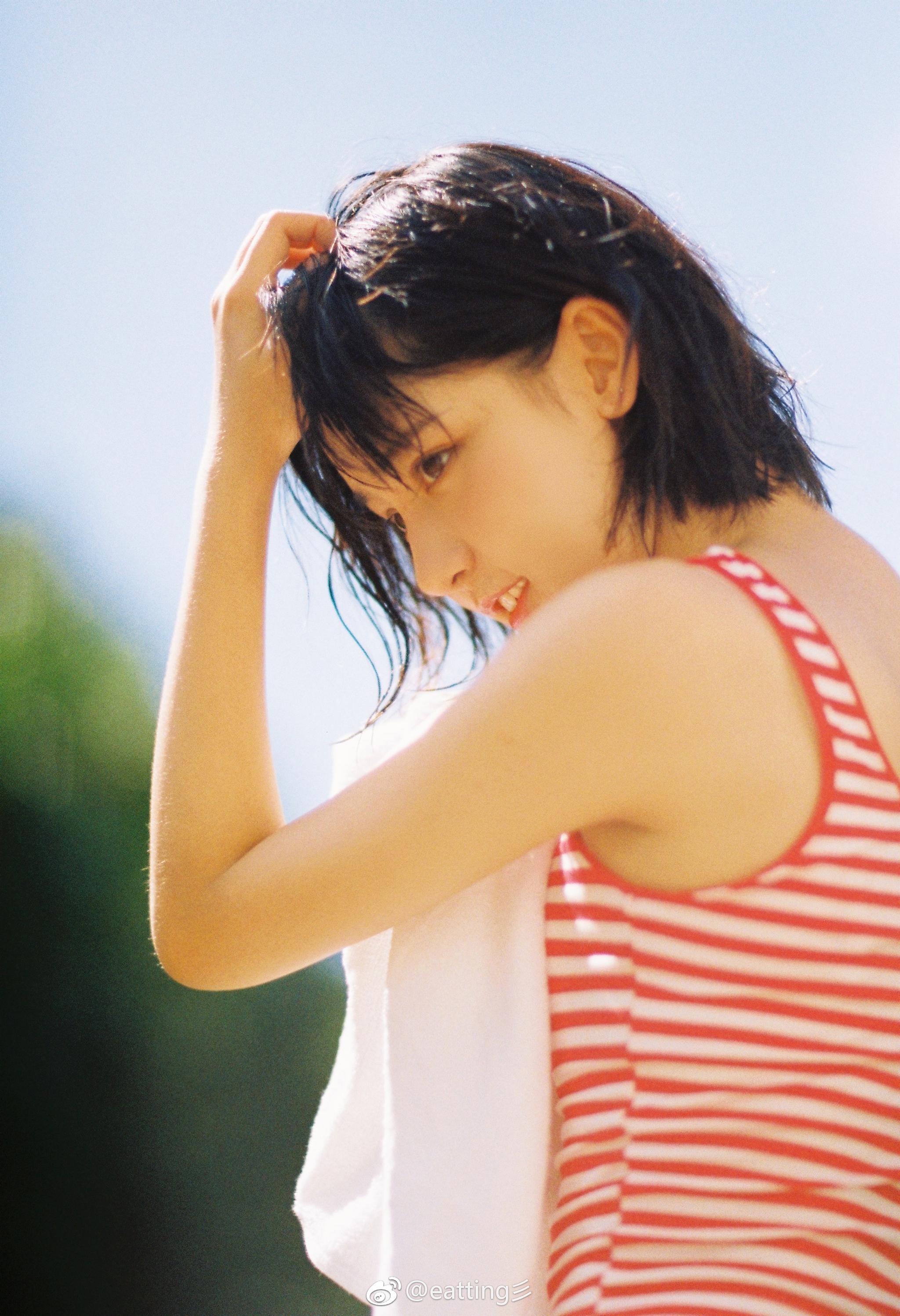 12 O'clock by：eatting彡_新浪新闻