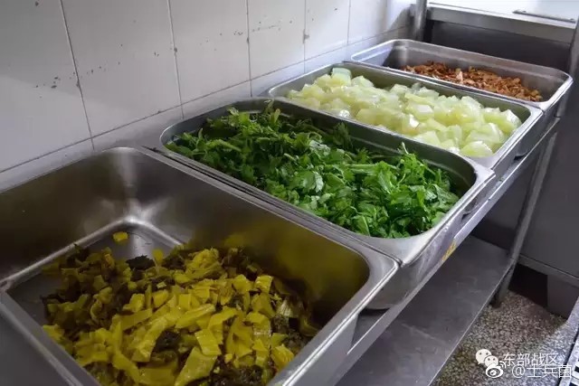 想参军入伍，先来看看部队的日常伙食啥样！|伙食|部队|日常_新浪新闻