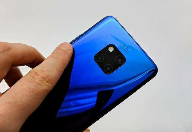 苹果xr对比华为mate20pro，一样的价格差距无法接受__财经头条