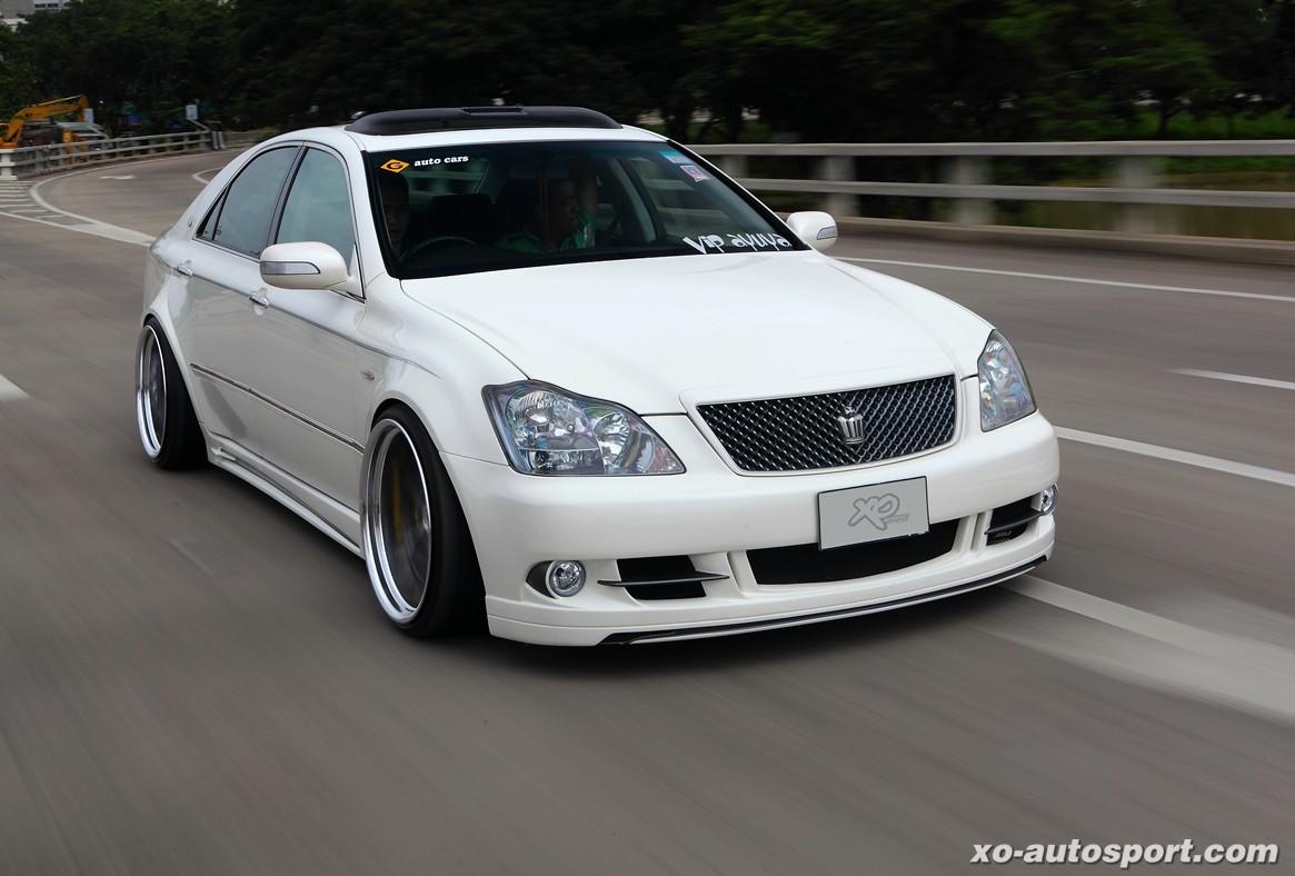 正统VIP改装案例！丰田皇冠ATHLETE