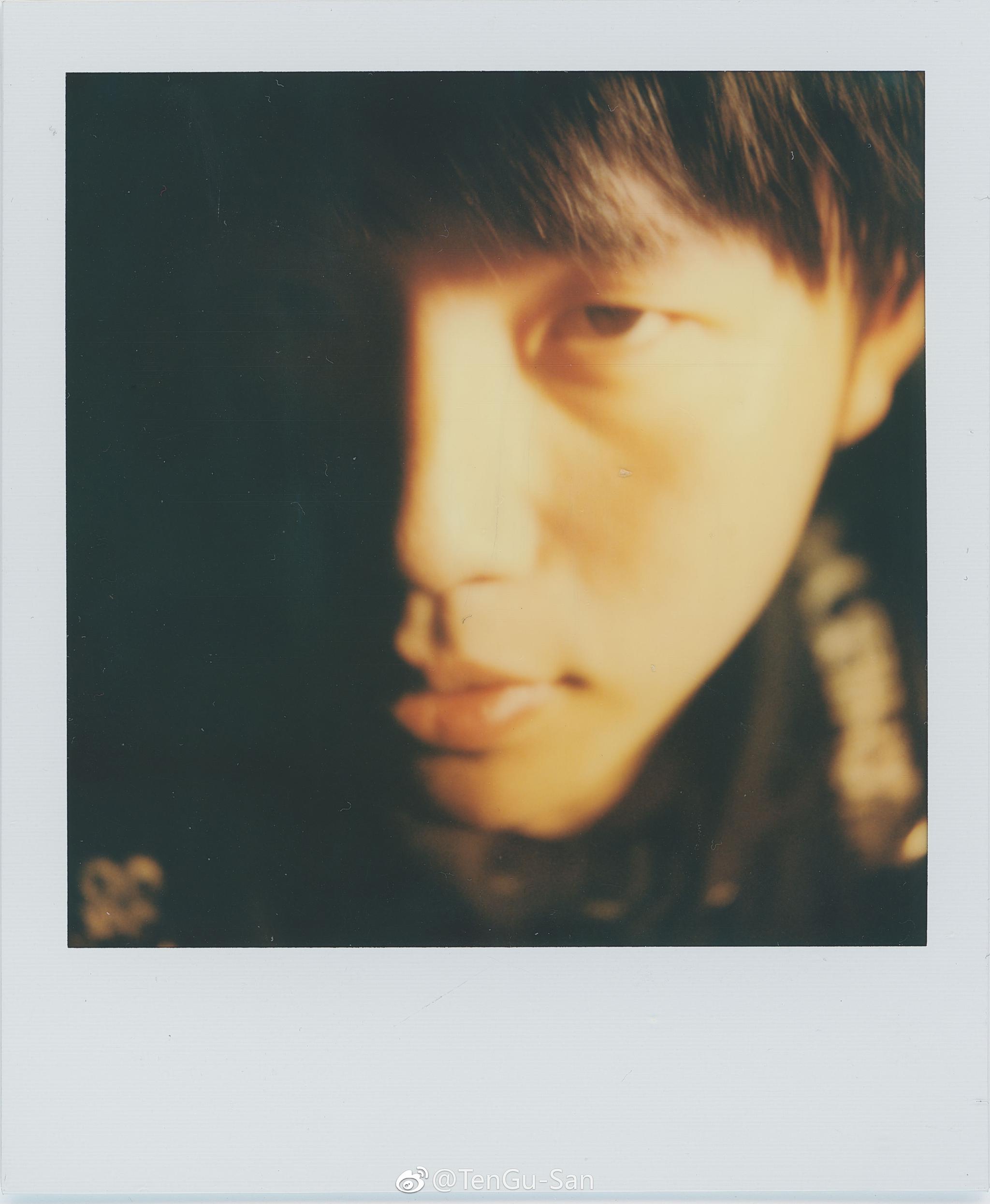 宝丽来Polaroid SLR690摄影扫描 👺TenGuSan 最近收集的一些特写|特写|宝丽来|摄影_新浪新闻