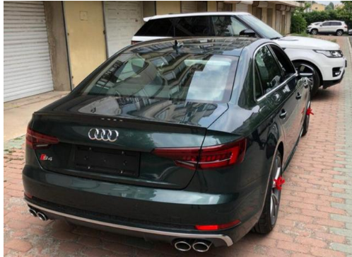 奥迪S4，3.0V6+8AT落地50W，哥特兰绿色车身回头率超高-新浪汽车