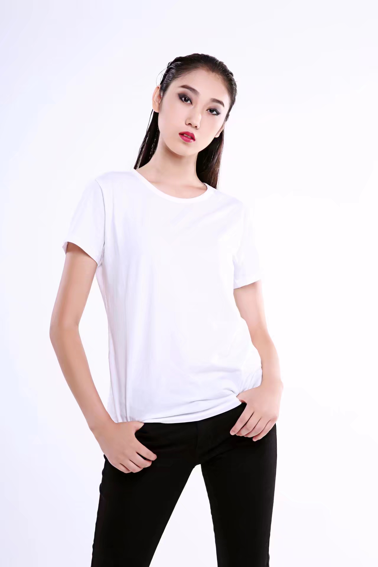 张施雨 上海戏剧学院附属舞蹈学校 17岁 178cm 喜欢跳舞 18服表艺考生|艺考生|上海戏剧学院|舞蹈_新浪新闻