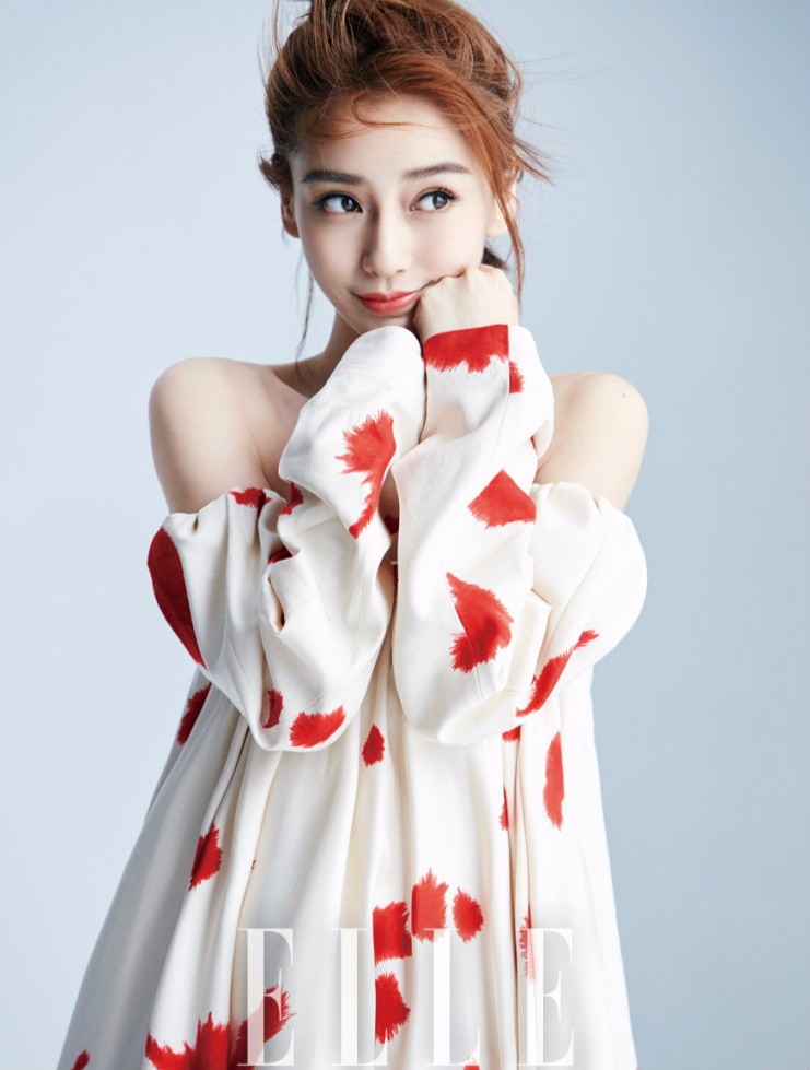 Angelababy最新时尚写真曝光 皮肤白皙性感迷人尽显女人味