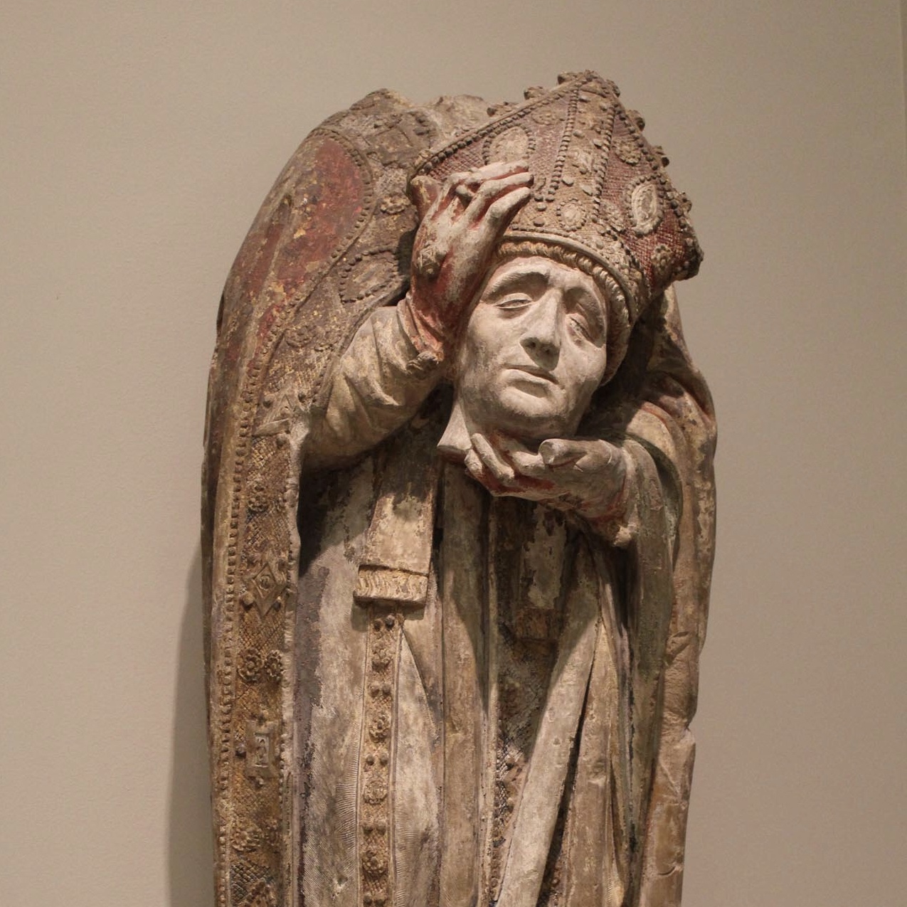 圣德尼 SaintDenis，又译为圣丹尼斯，昵称为Dennis_新浪新闻