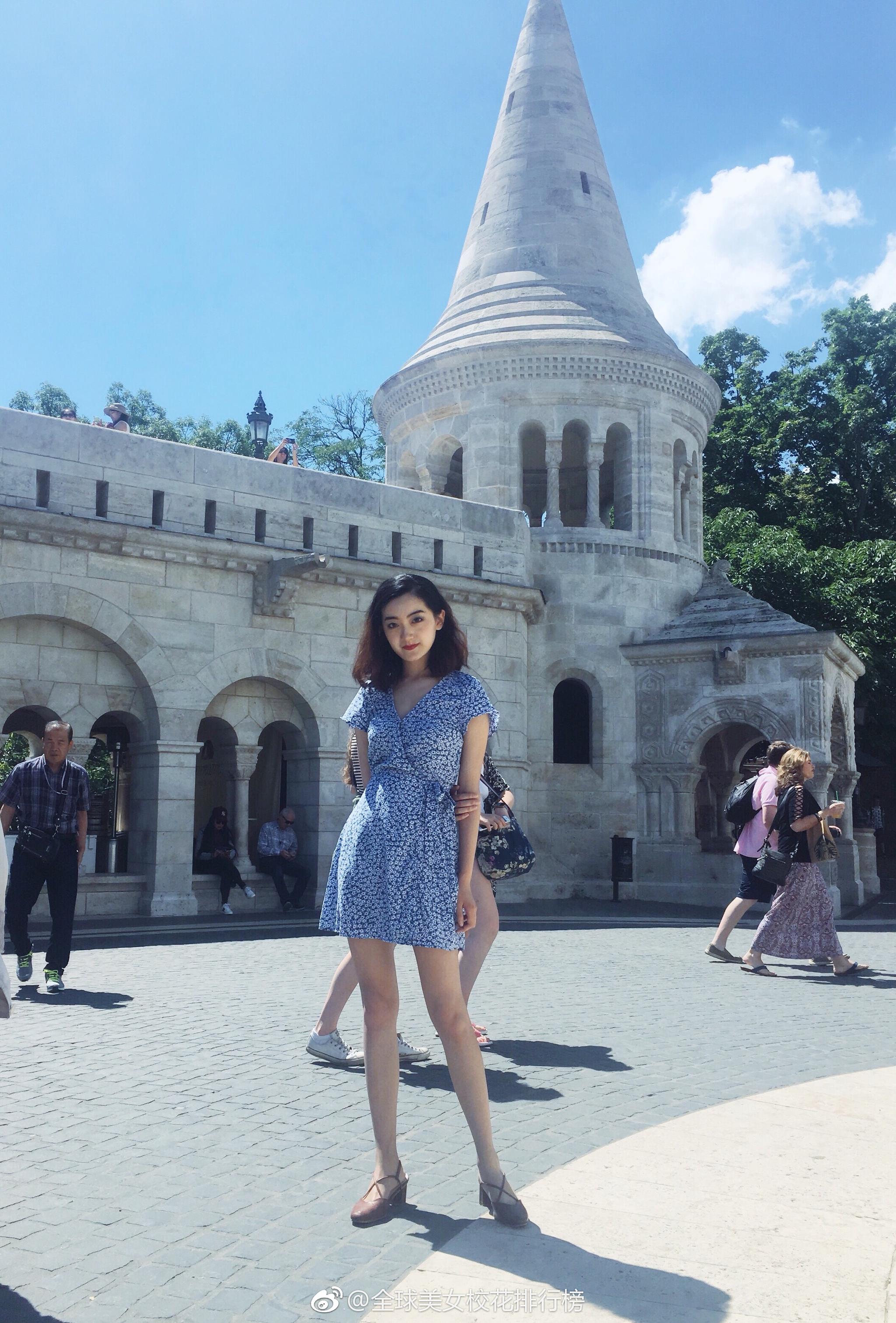 北京外国语大学美女校花@小发朵- 北外15级 身高168cm 体重47kg 97年