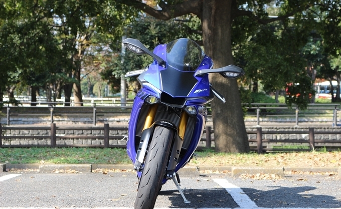 实力强劲的旗舰角色雅马哈YZF-R1静态体验