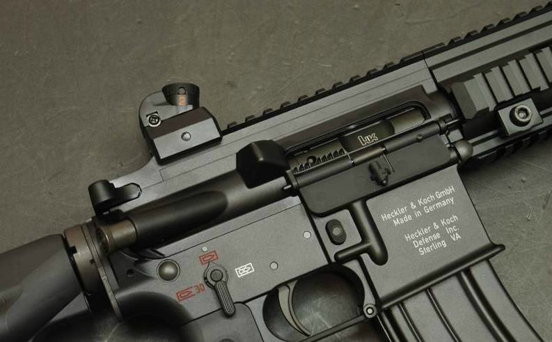 HK416的特点就在维持强大火力的同时，还能保持枪枝的稳定性|武器|枪枝|火力_新浪新闻