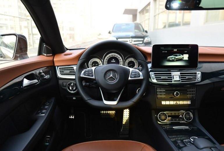 2017款奔驰CLS260逸彩版评测: 梅赛德斯奔驰最亮眼的车型-新浪汽车