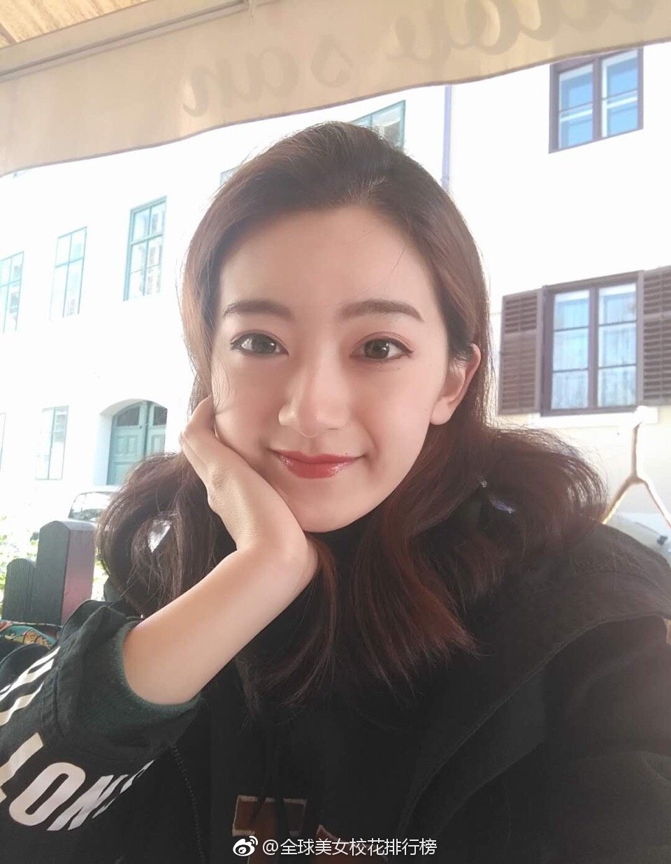 北京外国语大学美女校花@小发朵- 北外15级 身高168cm 体重47kg 97年