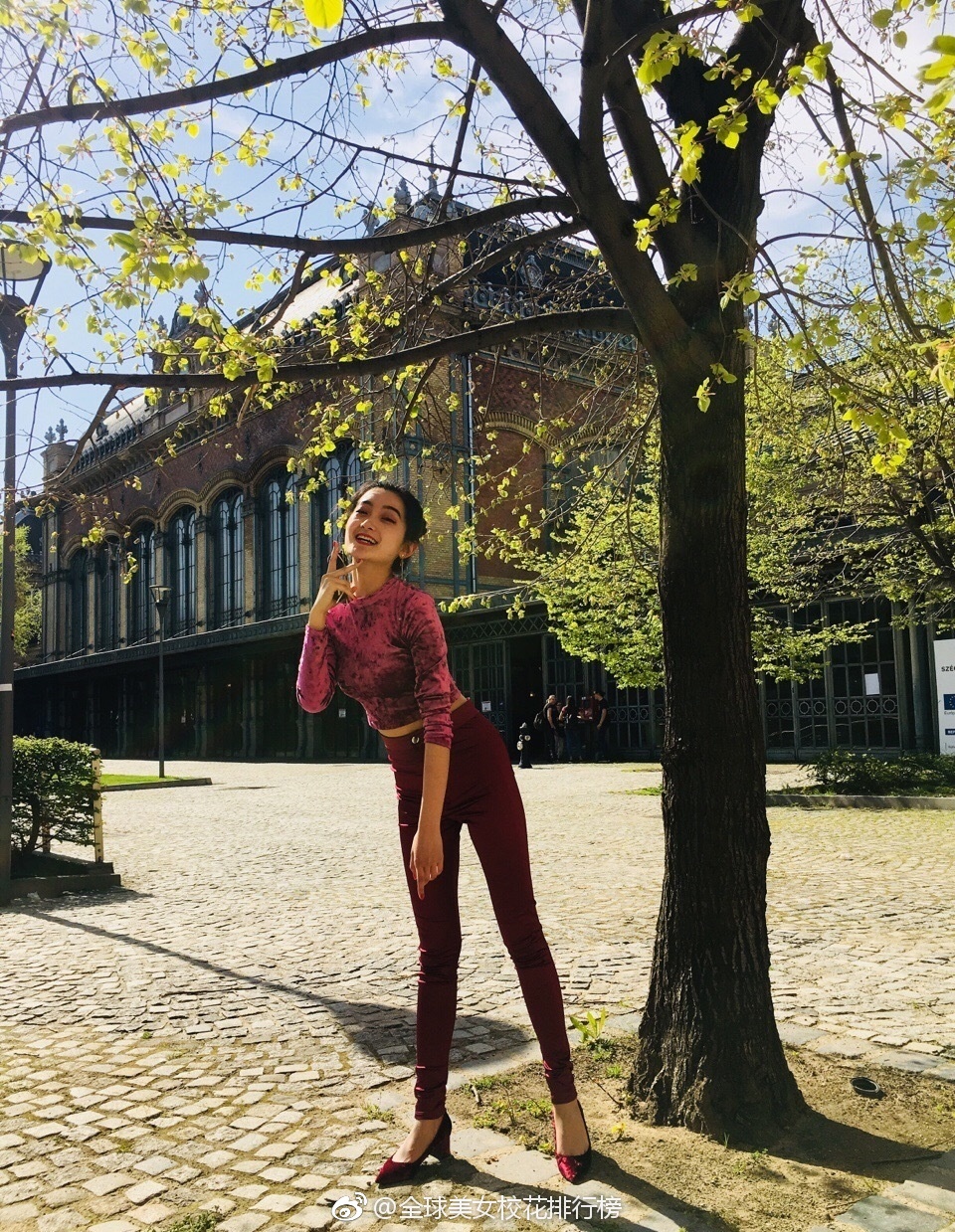 北京外国语大学美女校花@小发朵- 北外15级 身高168cm 体重47kg 97年