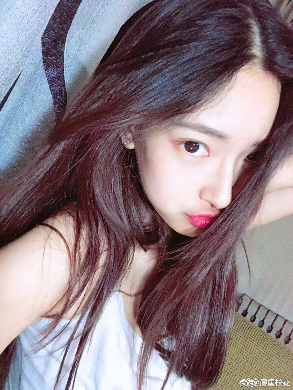 00年，就读于北京电影学院2018级，身高172cm，来自辽宁沈阳