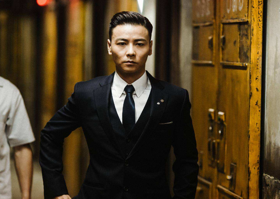 张晋八字获奖感言感动蔡少芬，网友：没嫁错人|一代宗师|张晋|蔡少芬_新浪新闻