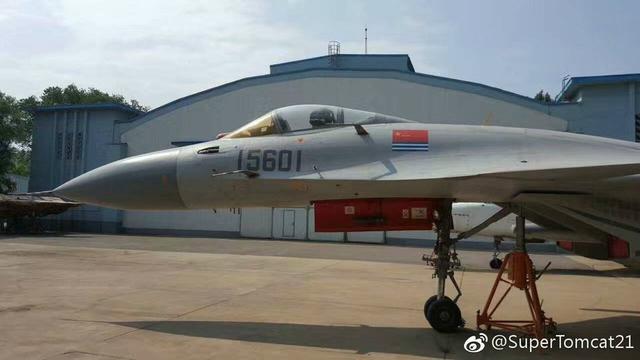 疑似歼15原型T10K-7现身 涂刷中国海航涂装|空速管|茹科夫斯基|边条_新浪新闻