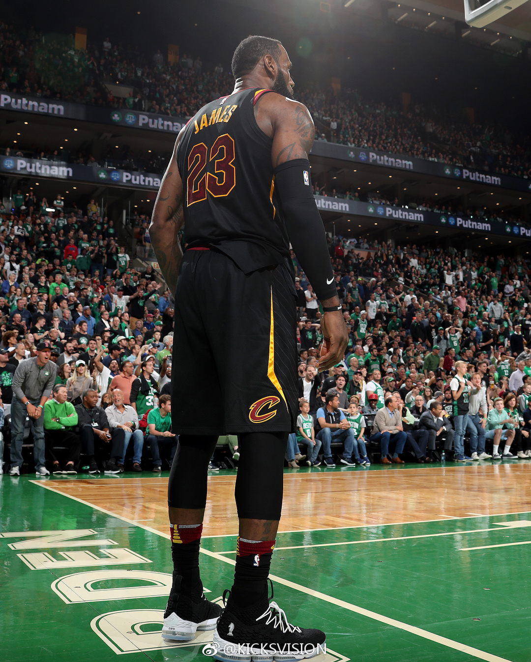 你觉得LeBron James 会在总决赛中穿上LeBron Soldier 12吗？|总决赛_新浪新闻