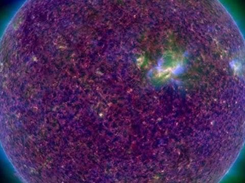 NASA发布动态观测台5月中旬拍摄的极紫外线下的新太阳照片|NASA_新浪新闻