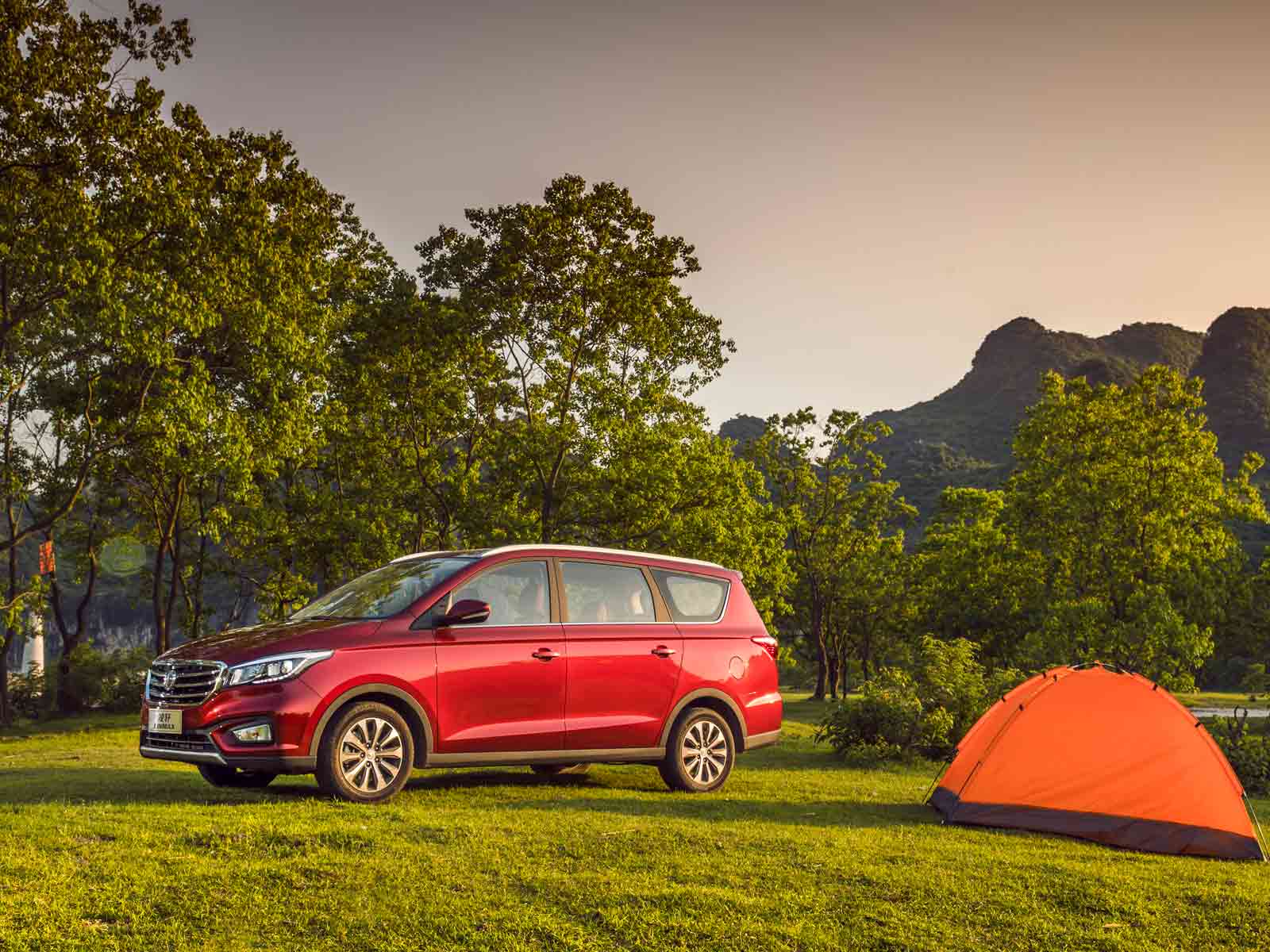 搭1.5T＋七座空间，价格亲民的MPV来了，6.79万起售-新浪汽车