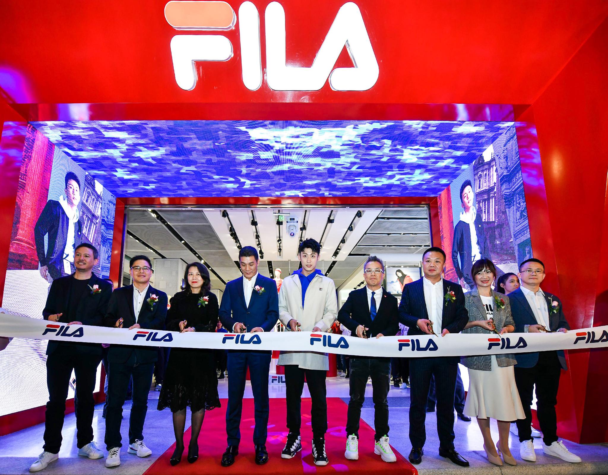 FILA全国最大综合旗舰店，在福州东百中心开业|旗舰店|福州|黄景瑜_新浪新闻