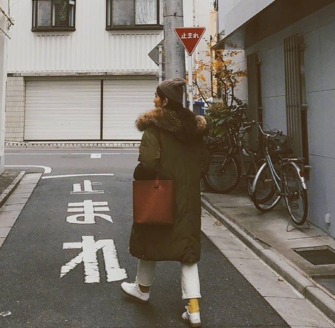 VSCO复古港风调色教程步骤：滤镜HB2，曝光-1，对比度-3.5，高光+1|调色|高光|对比度_新浪新闻