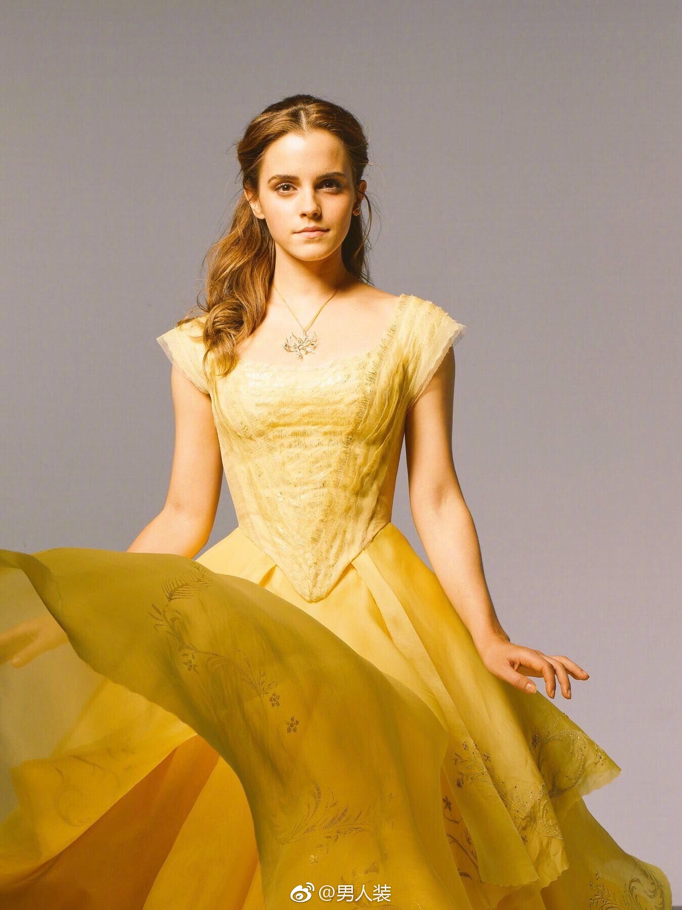 艾玛·沃特森（emma Watson），《美女与野兽》。 艾玛·沃特森 美女与野兽 新浪新闻