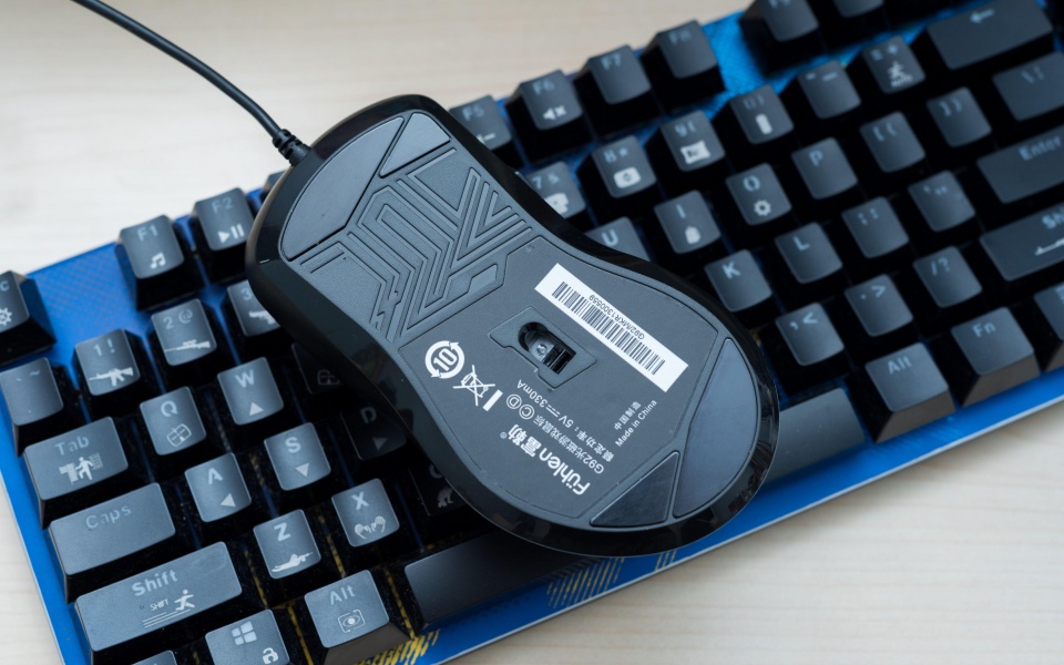 硬件开挂—富勒 G92 光磁微动游戏鼠标 网咖版 测评