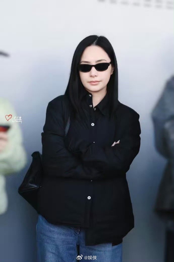 Twins时隔四年合体录制你好星期六|阿娇|长沙机场|阿sa|素颜|超能_新浪新闻