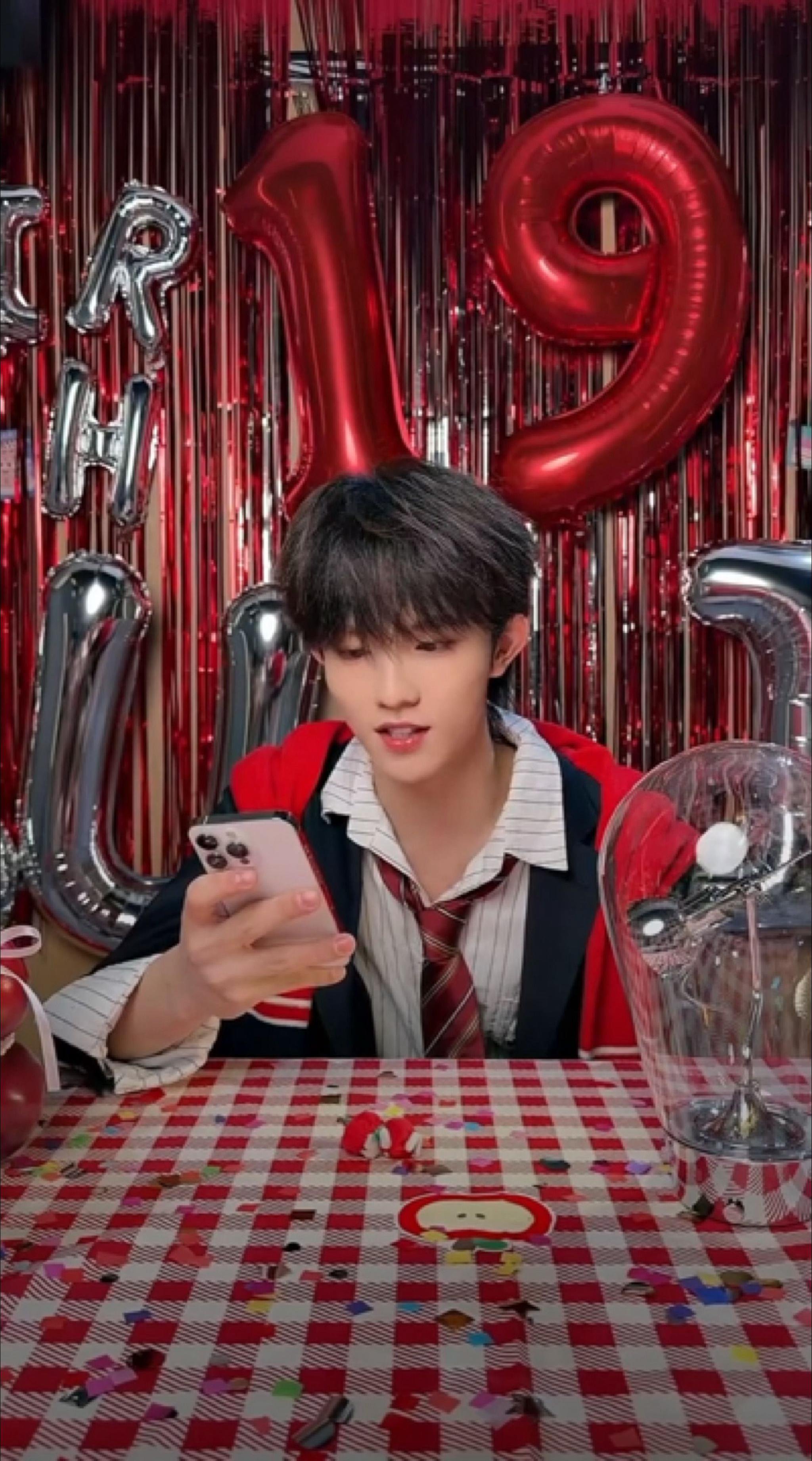 苏新皓直播喊姐姐妈咪引热议|小苏|粉丝|流鼻血|属性_新浪娱乐_新浪新闻