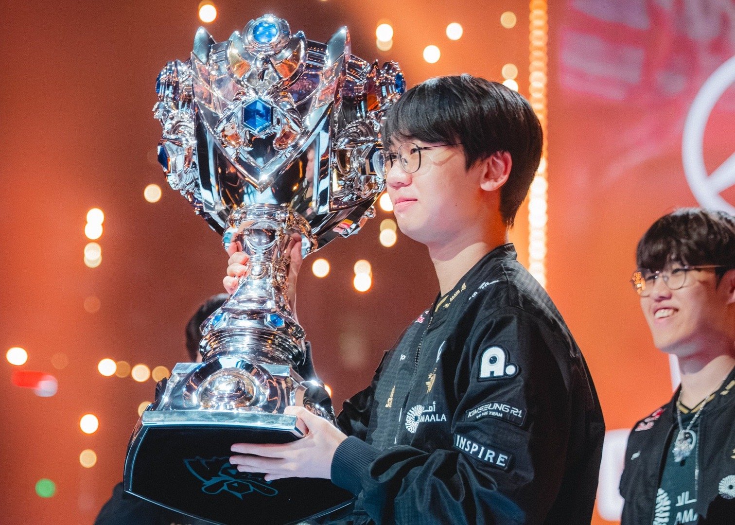 Doran夺S15冠军，Chovy成20DRX唯一无S冠成员|T1_新浪新闻