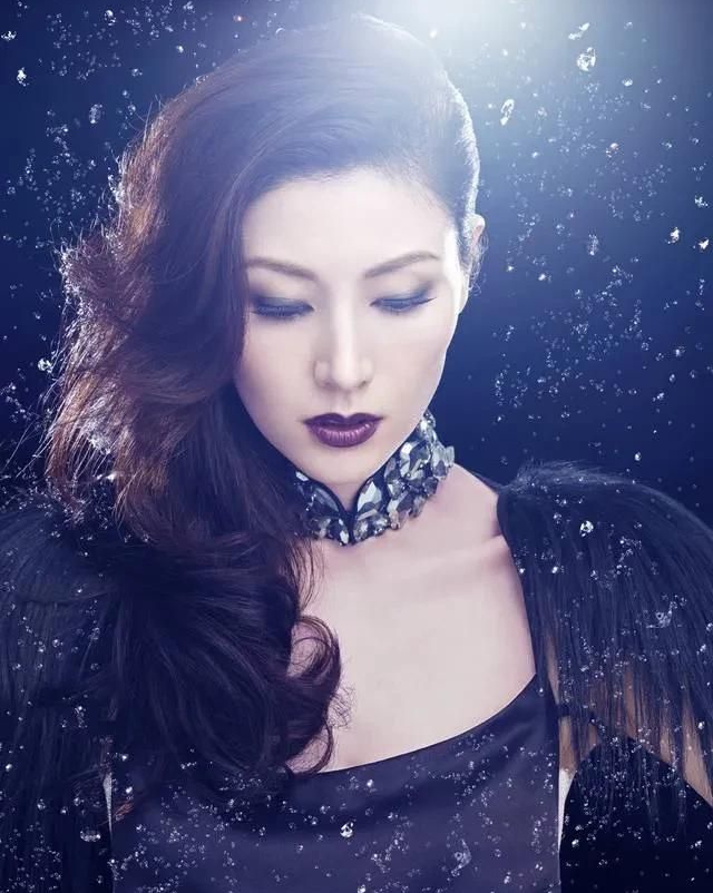 气质女神李嘉欣,惊艳迷人!