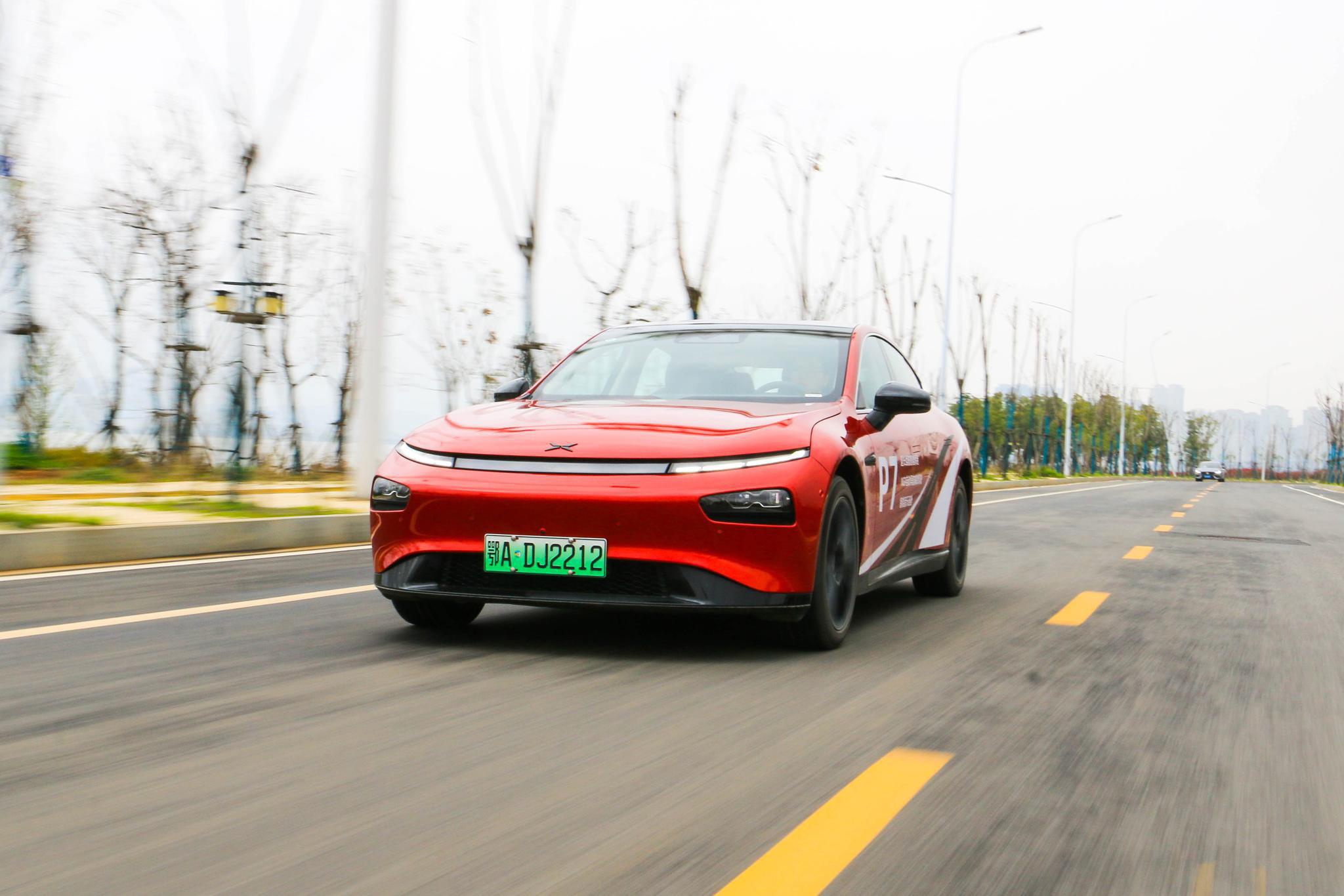 智能贴心的“小鹏友” 试驾小鹏汽车P7 NGP版