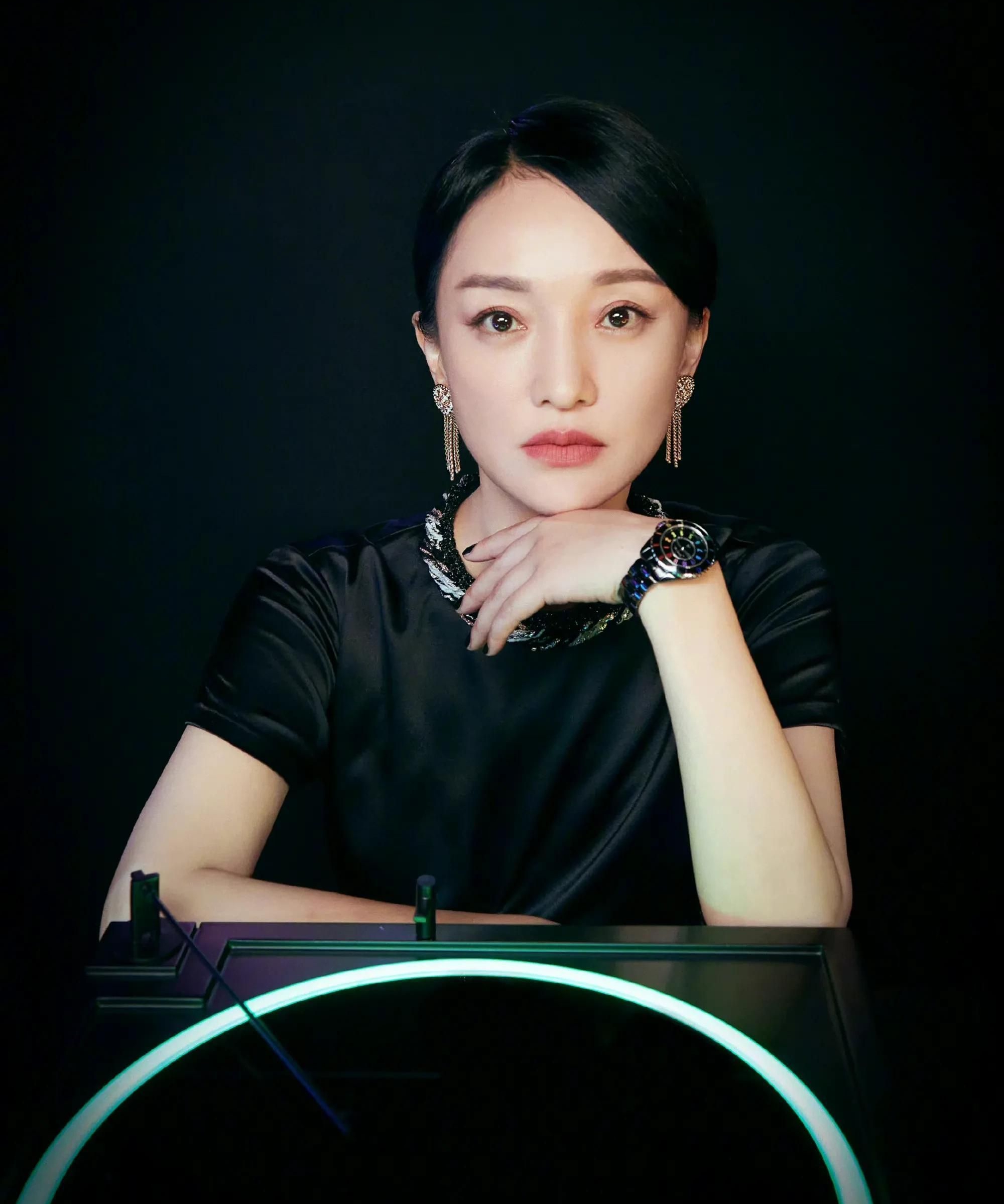 精致优雅的周迅，甜美可爱，楚楚动人！__财经头条