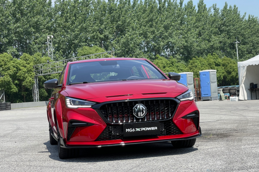 试驾MG 6 XPOWER：将原厂改装车开到赛道是一种怎样的体验？-新浪汽车