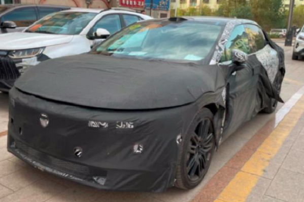 预计下半年上市，极氪CS1E最新谍照曝光-新浪汽车