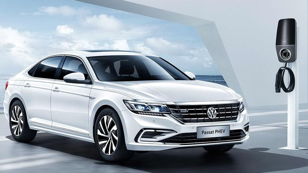 还有行政风格吗？探店实拍上汽大众帕萨特PHEV豪华版|新车实拍|20-25万新车|新能源_新浪新闻