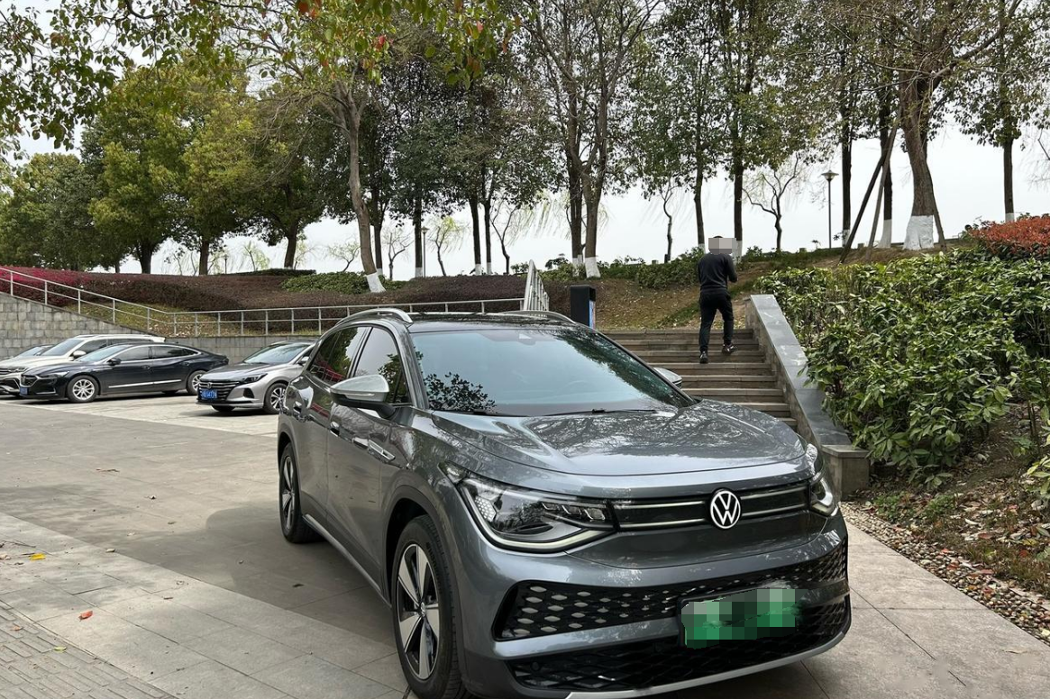 纯电中大型SUV的id6怎样？浓浓科技感与6座、7座选择-新浪汽车