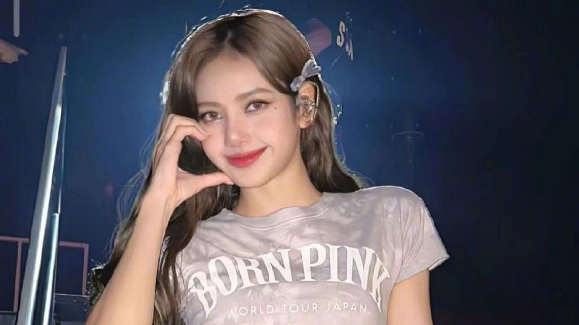 LISA将在疯马秀表演，再挑战大尺度舞台，早前因裤子太短引争议_新浪新闻