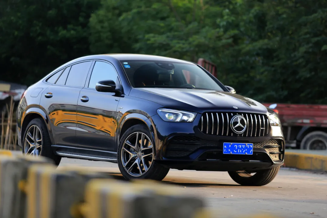 6缸的AMG GLE 53开起来与普通版GLE差价不大怎么选-新浪汽车