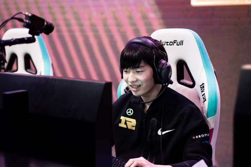 Cryin领衔！LPL春季赛KDA前五的中单，仅有一人是老将|春季赛|选手|比赛_新浪新闻