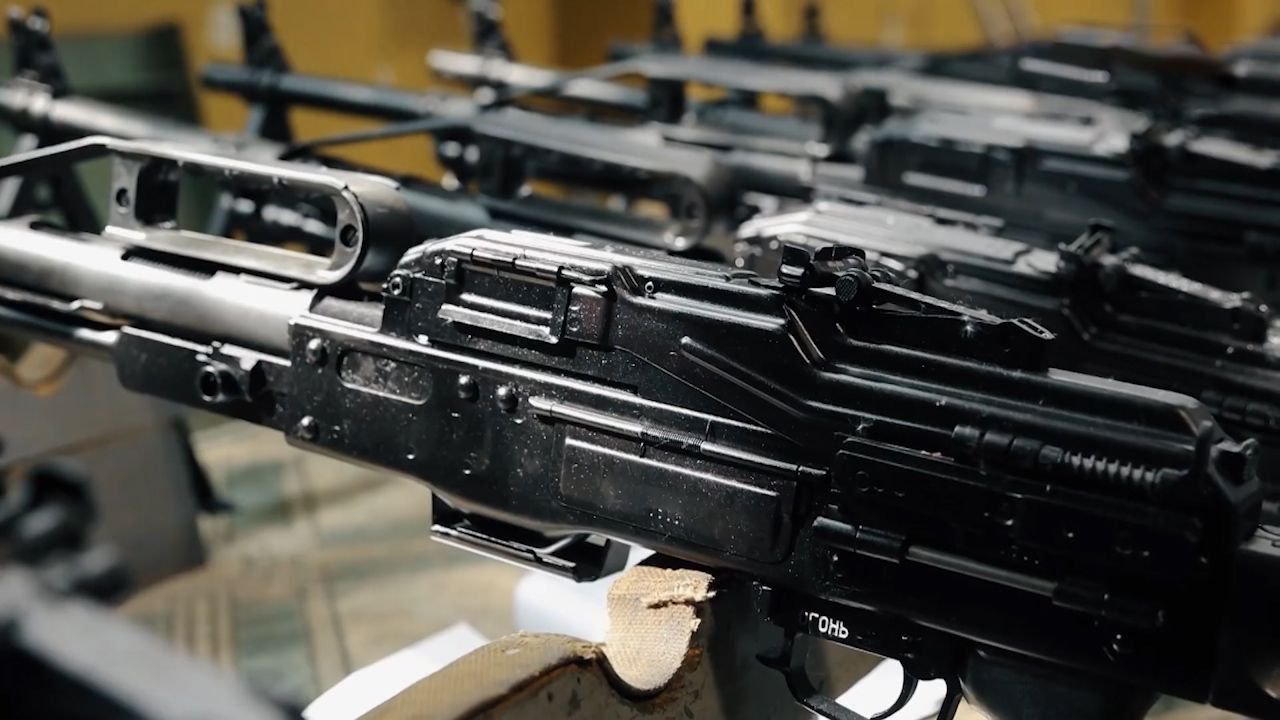 重火力形态出击：俄罗斯PKP通用机枪！_新浪新闻