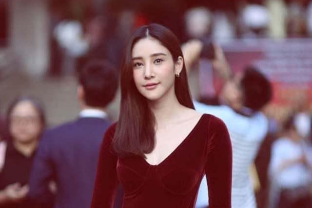 女星Tangmo坠河去世，妈妈称经纪人说谎，并递交新证据|西瓜|坠河|经纪人_新浪新闻