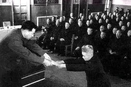 功德林200多战犯中，只有这四人被特赦后要求去台湾，他们都是谁|功德林|陈士章|战犯_新浪新闻