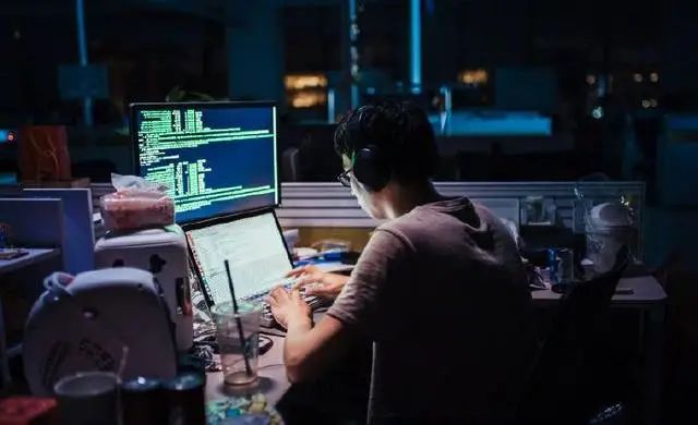 别了“996”和“007”的发明人们 用企业文化绑架员工的路已封