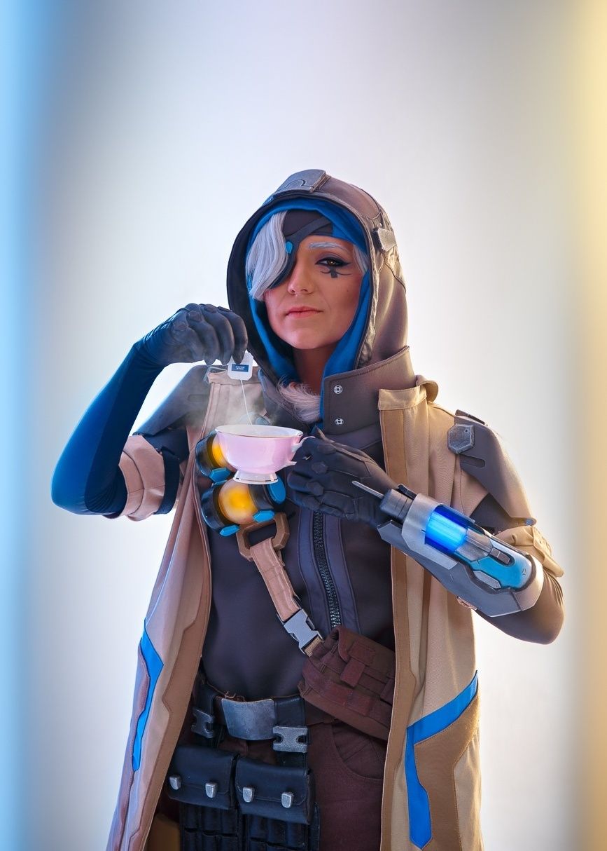 《守望先锋》士兵76和安娜Cosplay：简直是本人了！