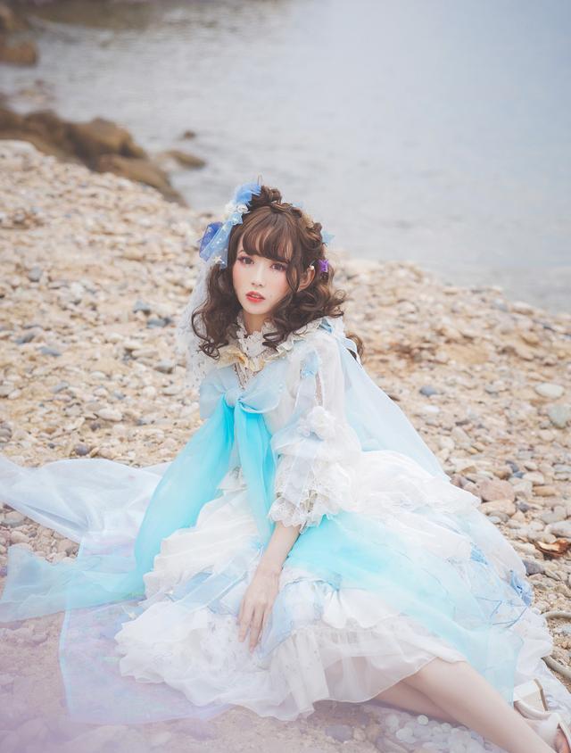 多位超级lo模都被“它”撼动了，这条洛丽塔到底有何魅力？