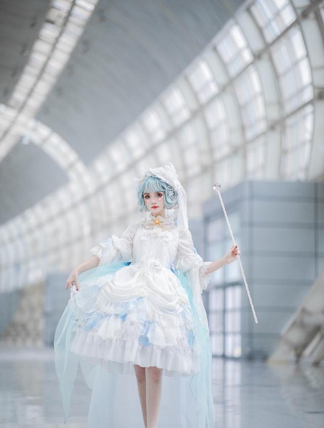 多位超级lo模都被“它”撼动了，这条洛丽塔到底有何魅力？