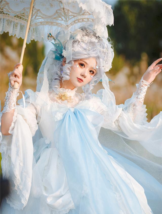 多位超级lo模都被“它”撼动了，这条洛丽塔到底有何魅力？